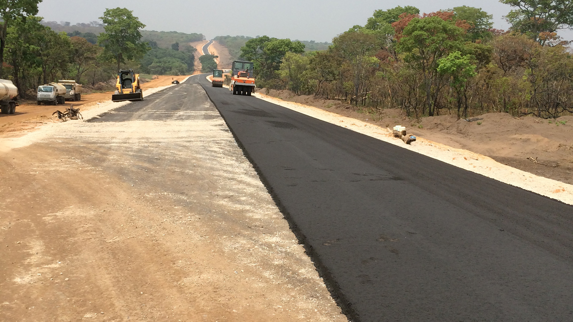 Estrada Nacional 230 - HMA | Hipermáquinas Angola
